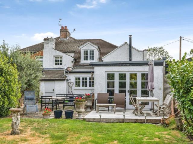 5 bedroom semi detached house for sale