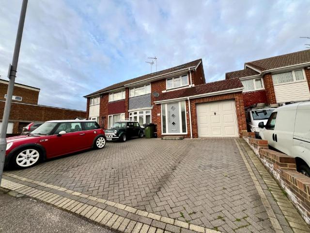 5 bedroom semi detached house for sale