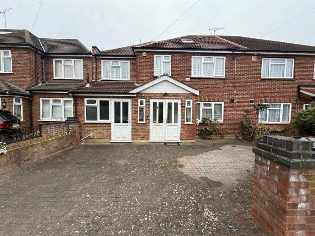 5 bedroom semi detached house for sale