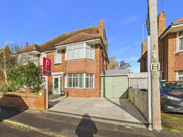 5 bedroom semi detached house for sale