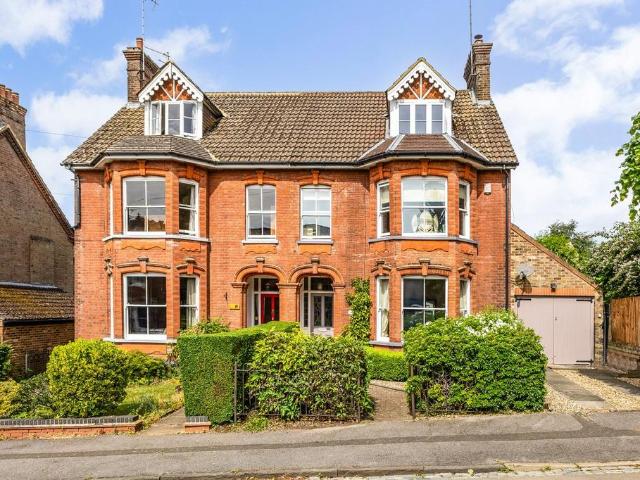 5 bedroom semi detached house for sale