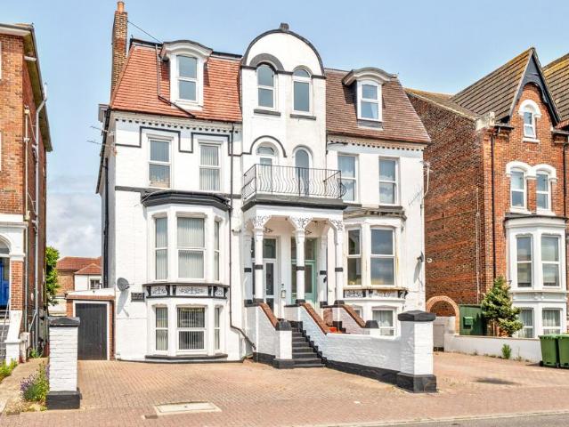 5 bedroom semi detached house for sale