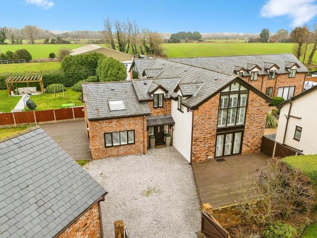 5 bedroom semi detached house for sale