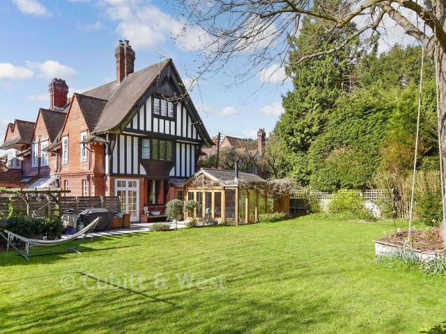 5 bedroom semi detached house for sale