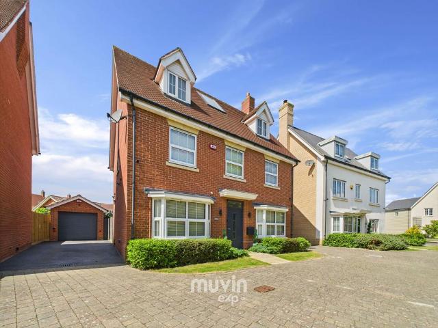5 bedroom detached house for sale