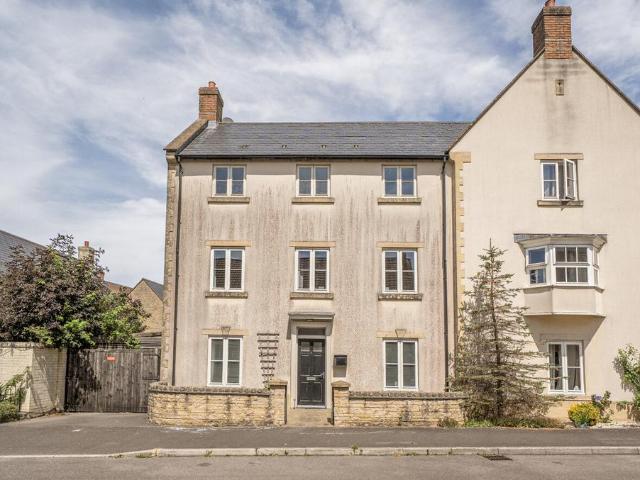 5 bedroom semi detached house for sale