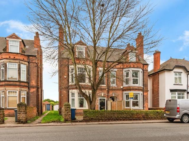 5 bedroom semi detached house for sale