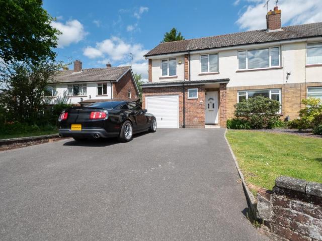 5 bedroom semi detached house for sale