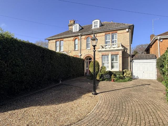 5 bedroom semi detached house for sale
