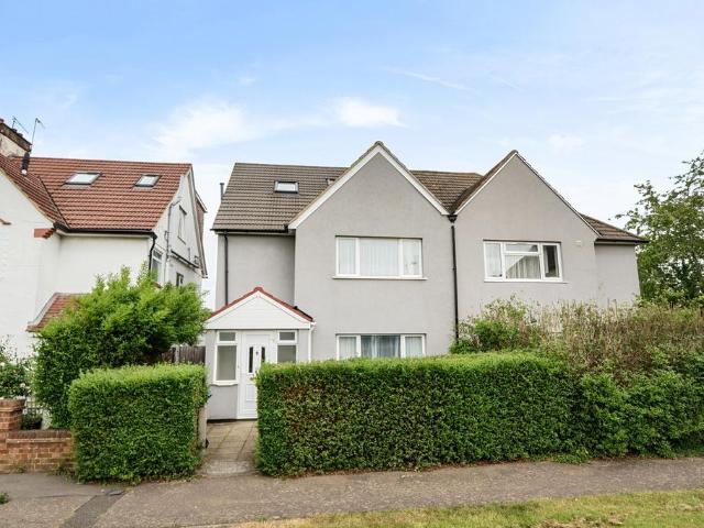 5 bedroom semi detached house for sale