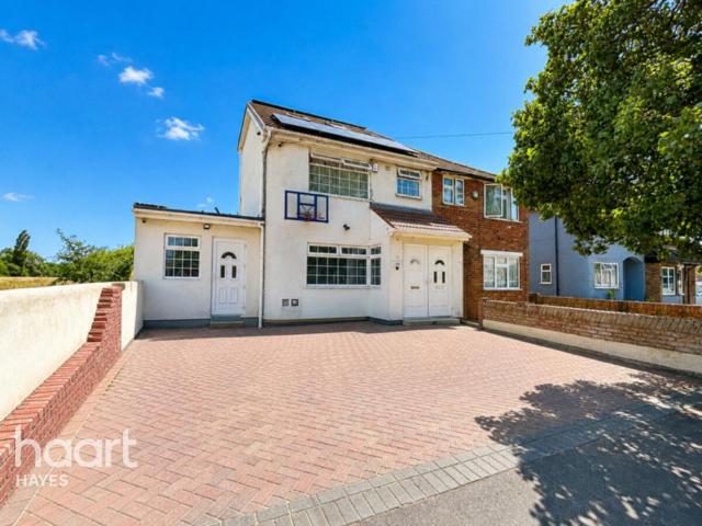 5 bedroom semi detached house for sale