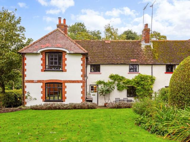 5 bedroom semi detached house for sale