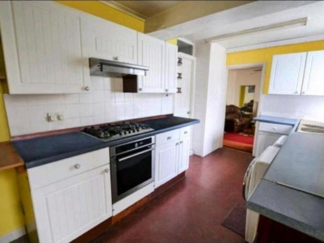 5 bedroom semi detached house for sale