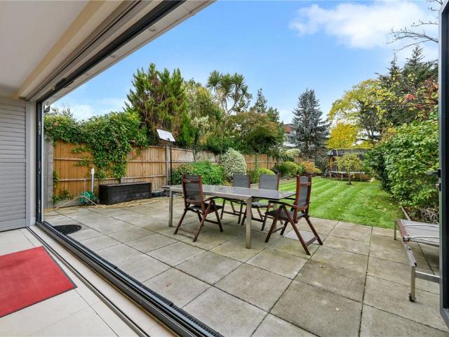 5 bedroom semi detached house for sale