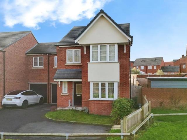 5 bedroom semi detached house for sale
