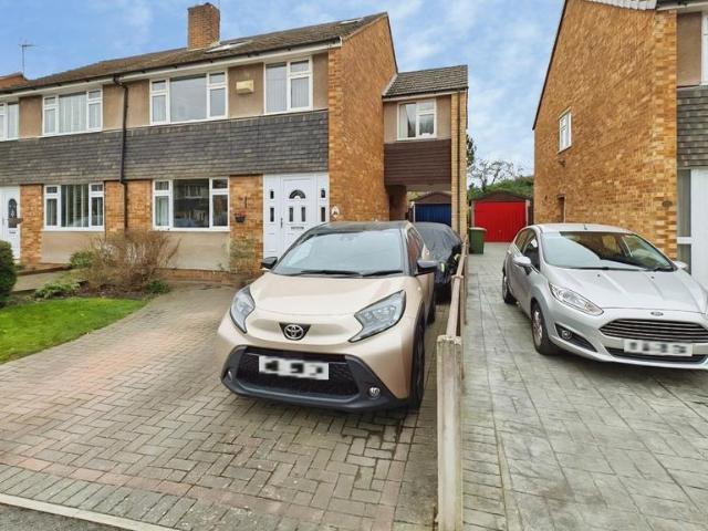 5 bedroom semi detached house for sale