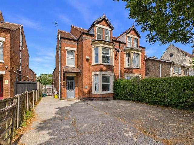 5 bedroom semi detached house for sale