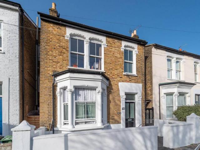 5 bedroom semi detached house for sale