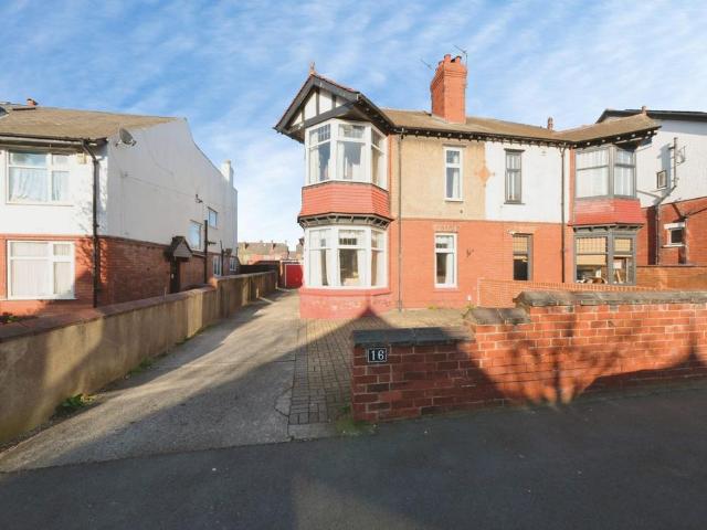 5 bedroom semi detached house for sale