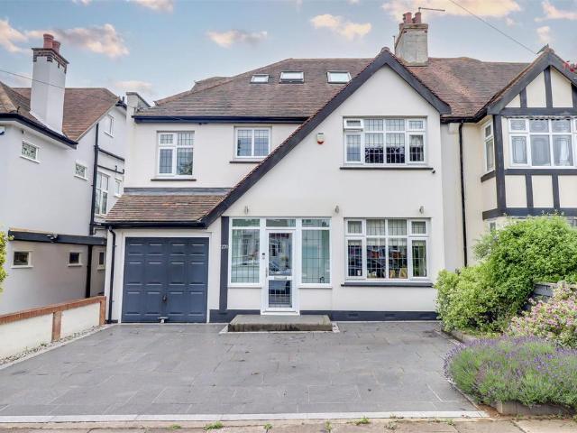 5 bedroom semi detached house for sale