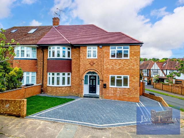 5 bedroom semi detached house for sale