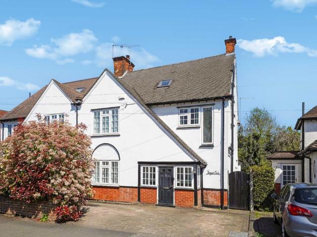 5 bedroom semi detached house for sale