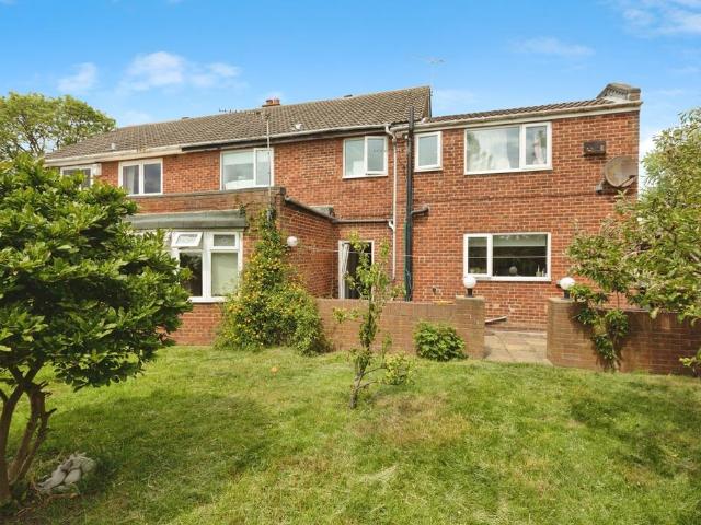 5 bedroom semi detached house for sale