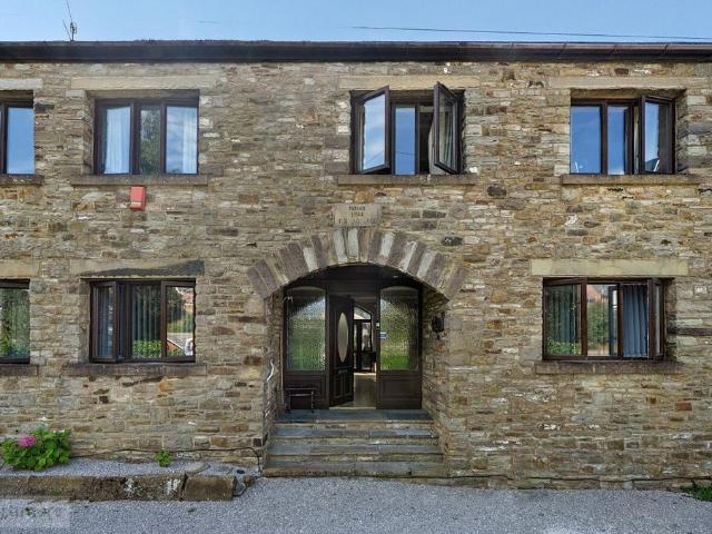 5 bedroom semi detached house for sale
