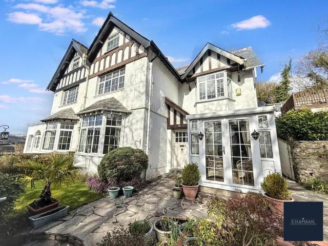5 bedroom semi detached house for sale