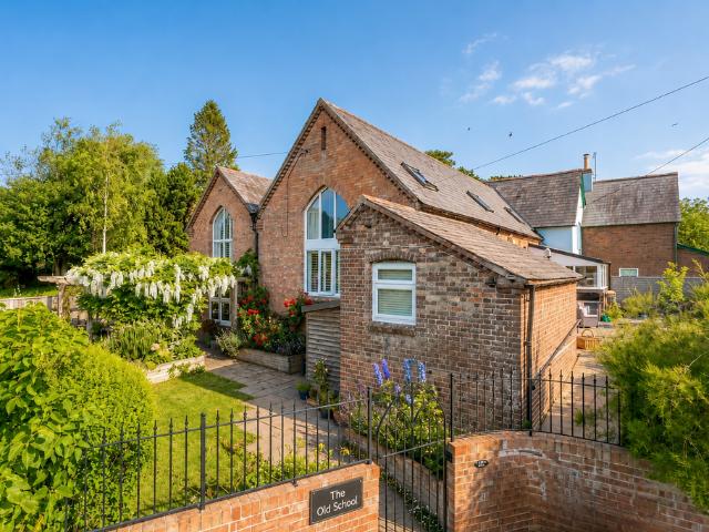 5 bedroom semi detached house for sale