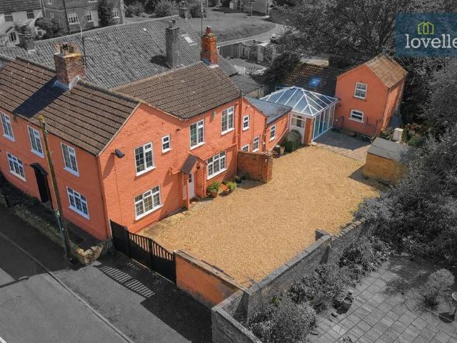 5 bedroom semi detached house for sale