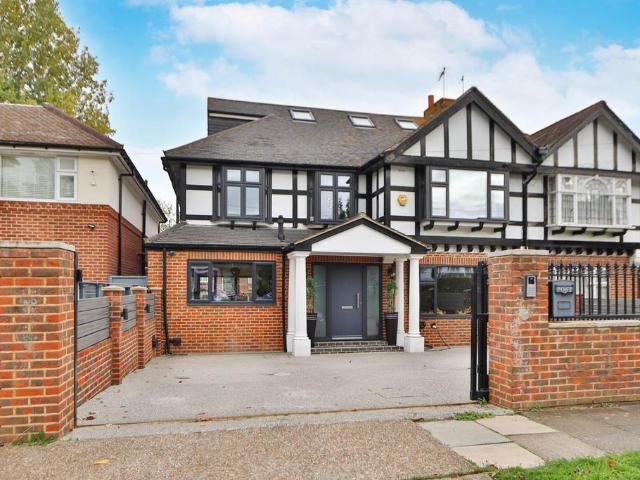 5 bedroom semi detached house for sale