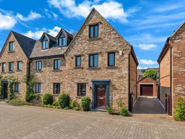 5 bedroom semi detached house for sale