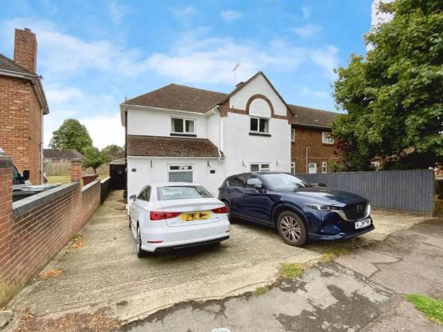 5 bedroom semi detached house for sale