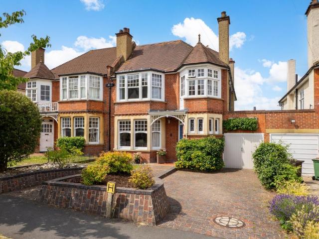 5 bedroom semi detached house for sale