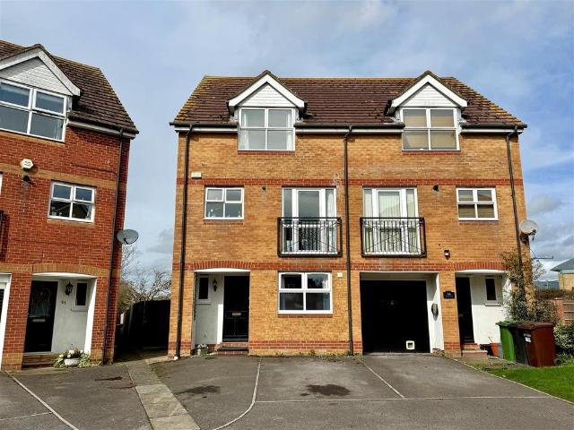 5 bedroom semi detached house for sale