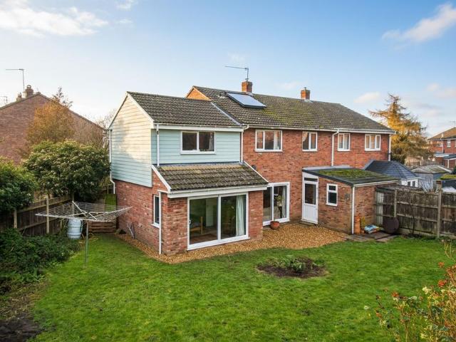 5 bedroom semi detached house for sale