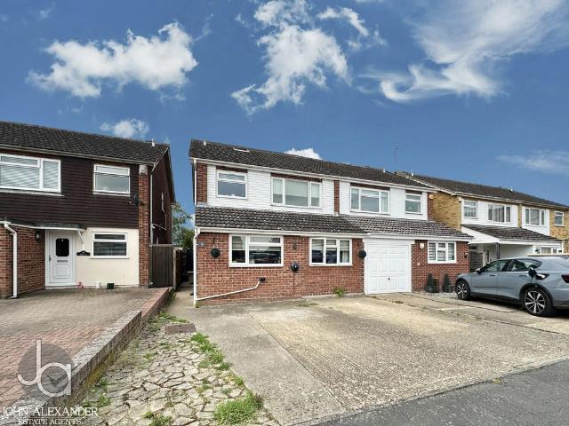 5 bedroom semi detached house for sale