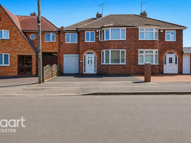 5 bedroom semi detached house for sale