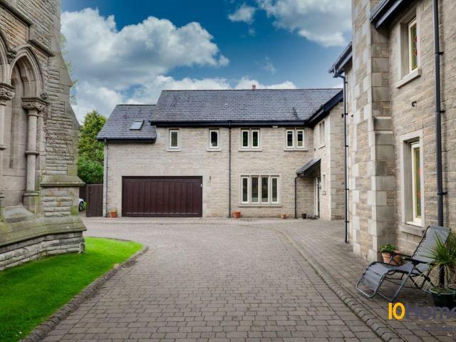 5 bedroom semi detached house for sale