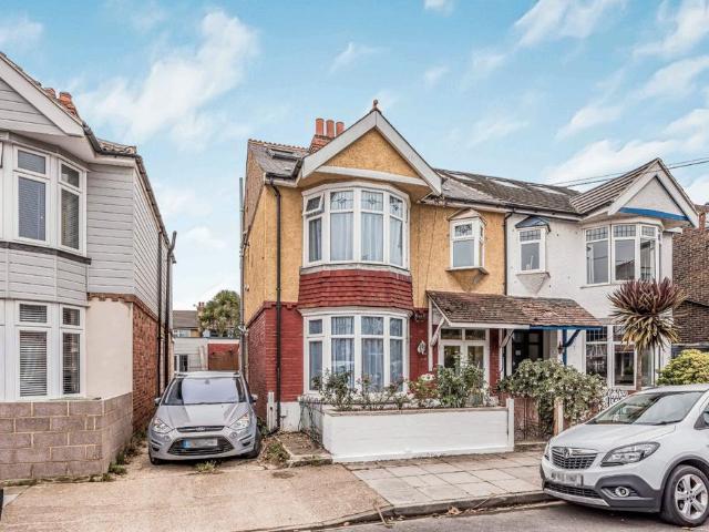 5 bedroom semi detached house for sale