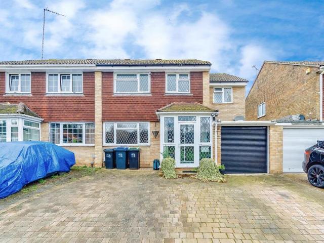 5 bedroom semi detached house for sale