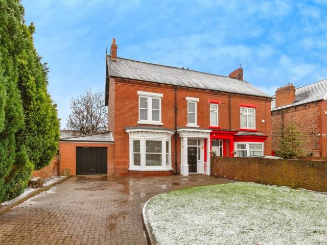 5 bedroom semi detached house for sale