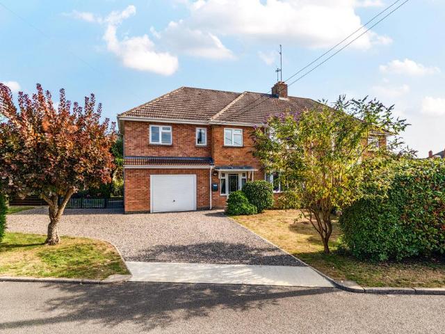 5 bedroom semi detached house for sale