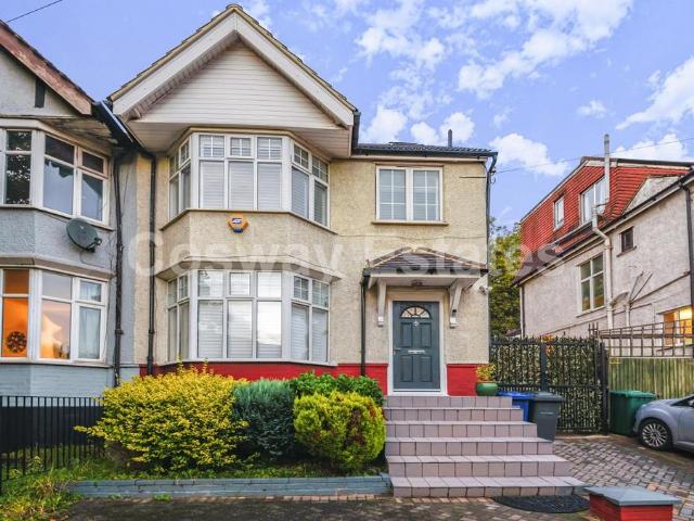 5 bedroom semi detached house for sale