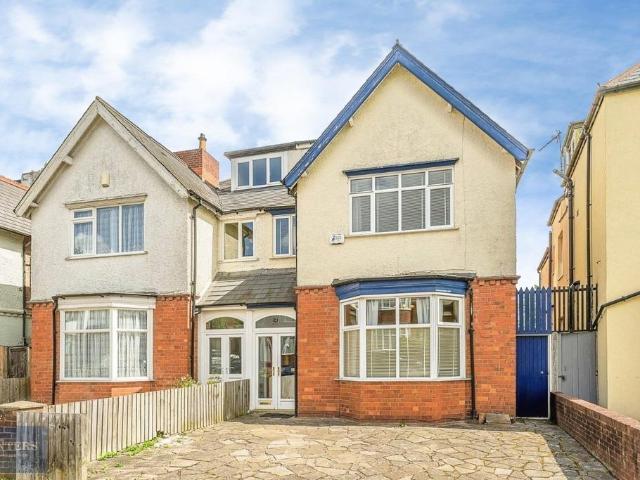5 bedroom semi detached house for sale