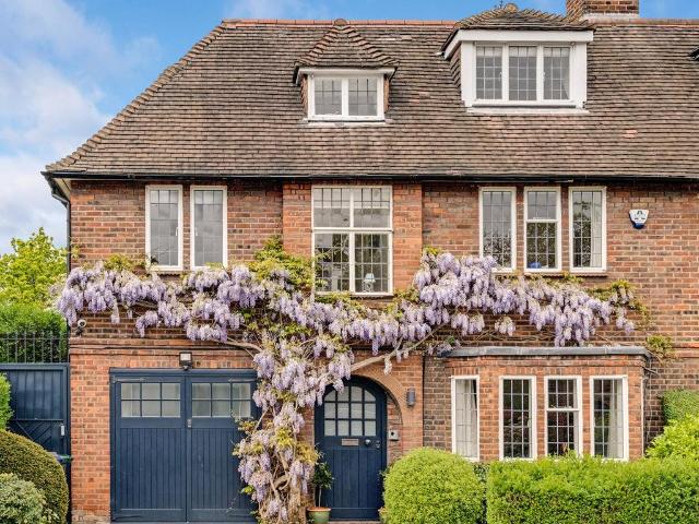 5 bedroom semi detached house for sale