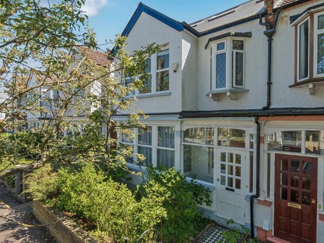 5 bedroom semi detached house for sale