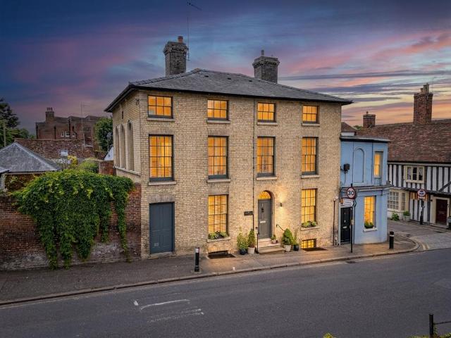 5 bedroom semi detached house for sale