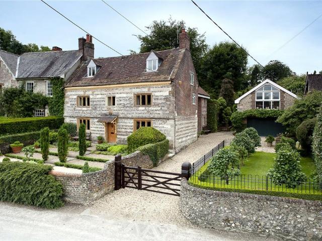 5 bedroom semi detached house for sale